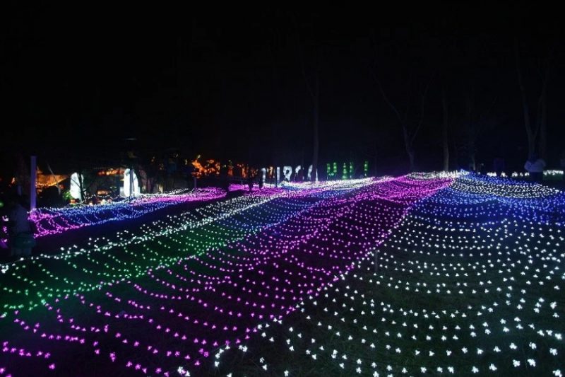 Menikmati Panorama Gunung Merapi dan Taman Lampion di Gardu Pandang ...